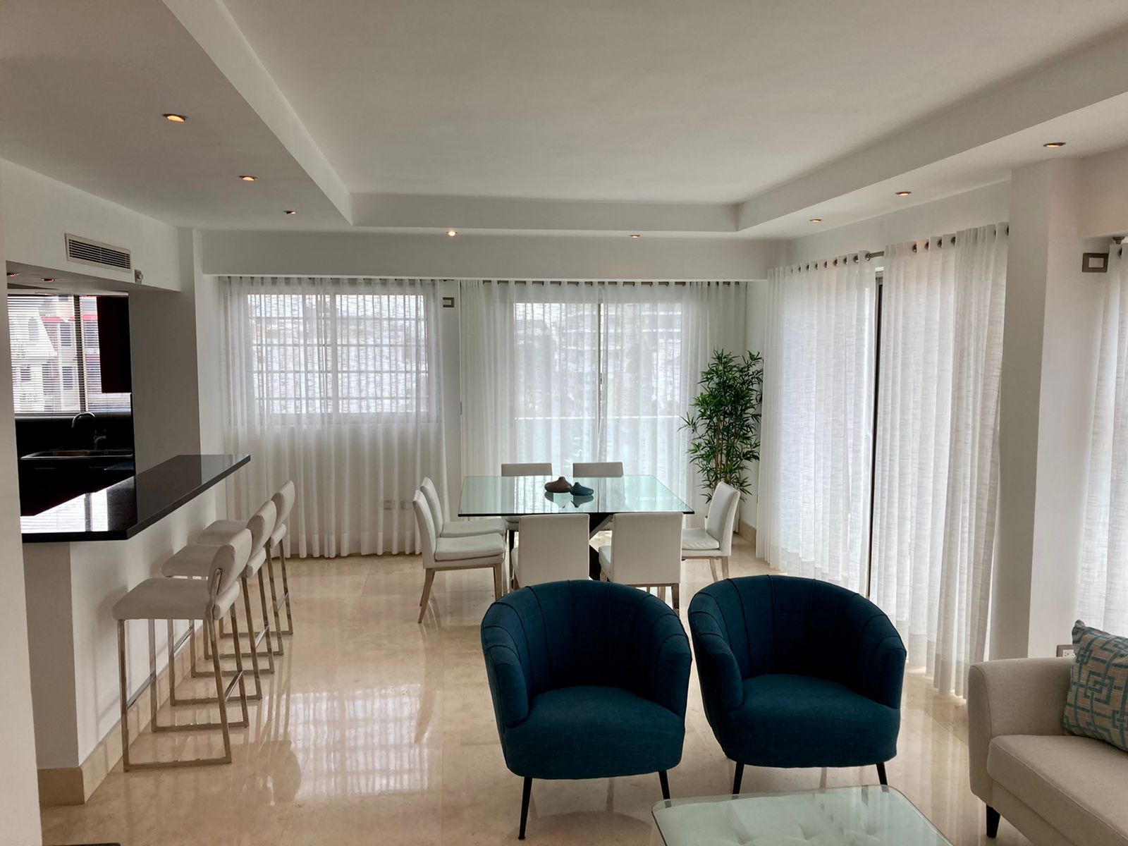 Apartamento en la mejor zona de Piantini, Amueblado - Inmobiliaria Grupal