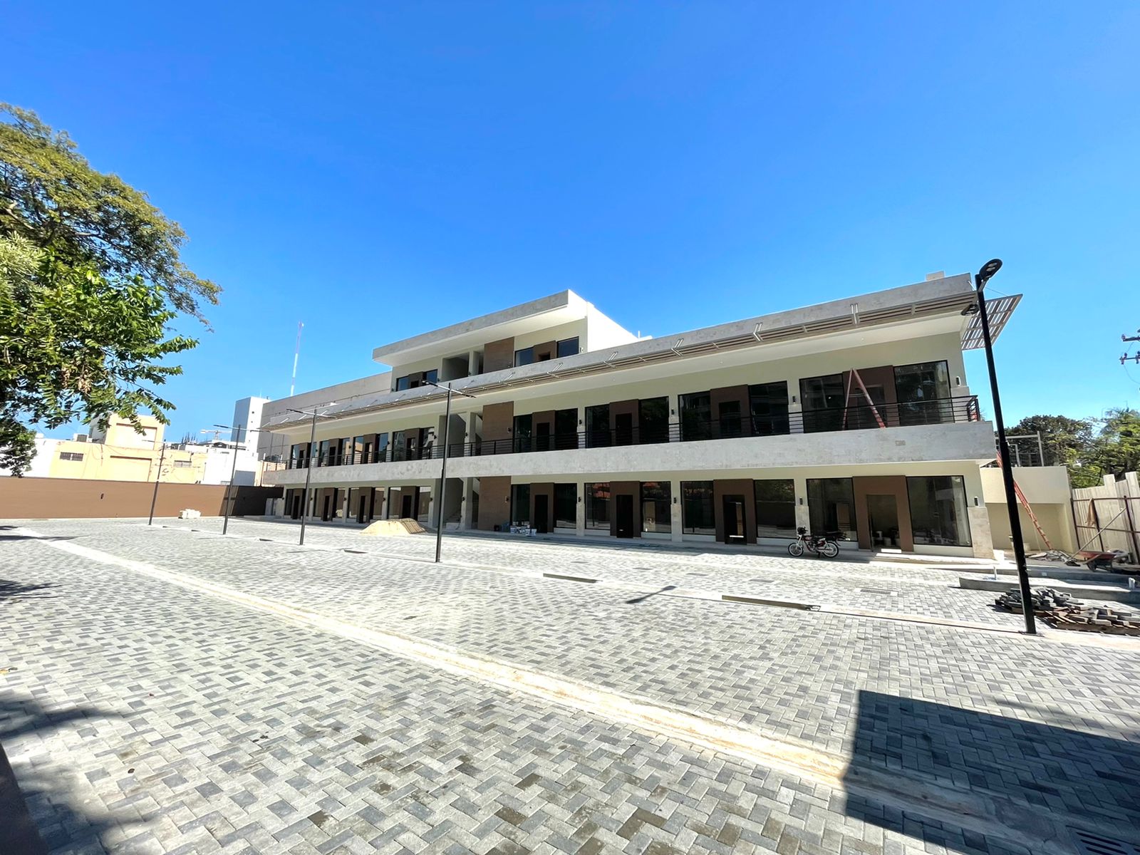 Plaza Comercial en Piantini - Signature Properties SRL - Signature ...