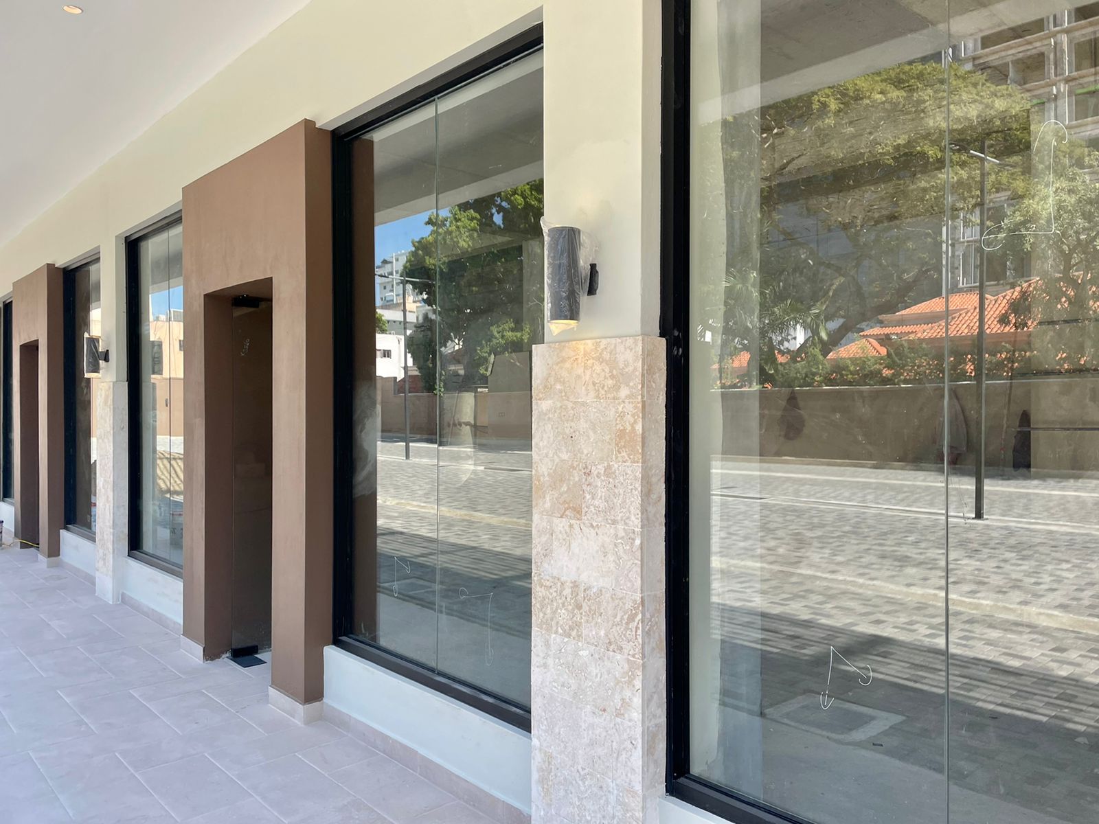 Plaza Comercial en Piantini - Signature Properties SRL - Signature ...