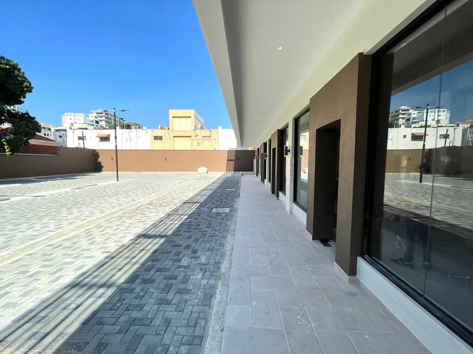 Plaza Comercial en Piantini - Signature Properties SRL - Signature ...