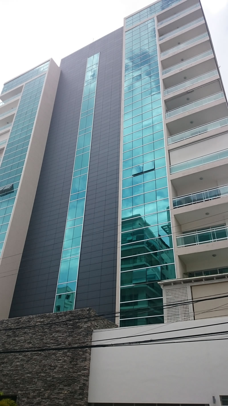 TORRE EN NACO CON EXCELENTE DISTRIBUCIÓN - MR.HOME