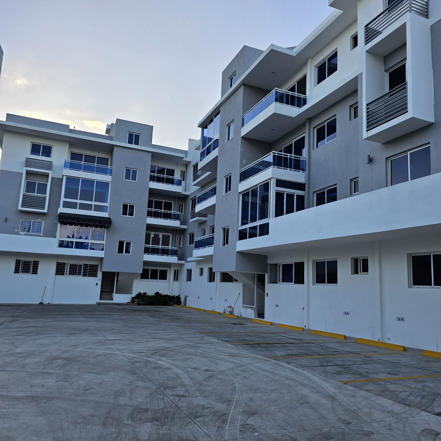 TROPICAL DEL ESTE - 2DO PISO LISTO - Master Home