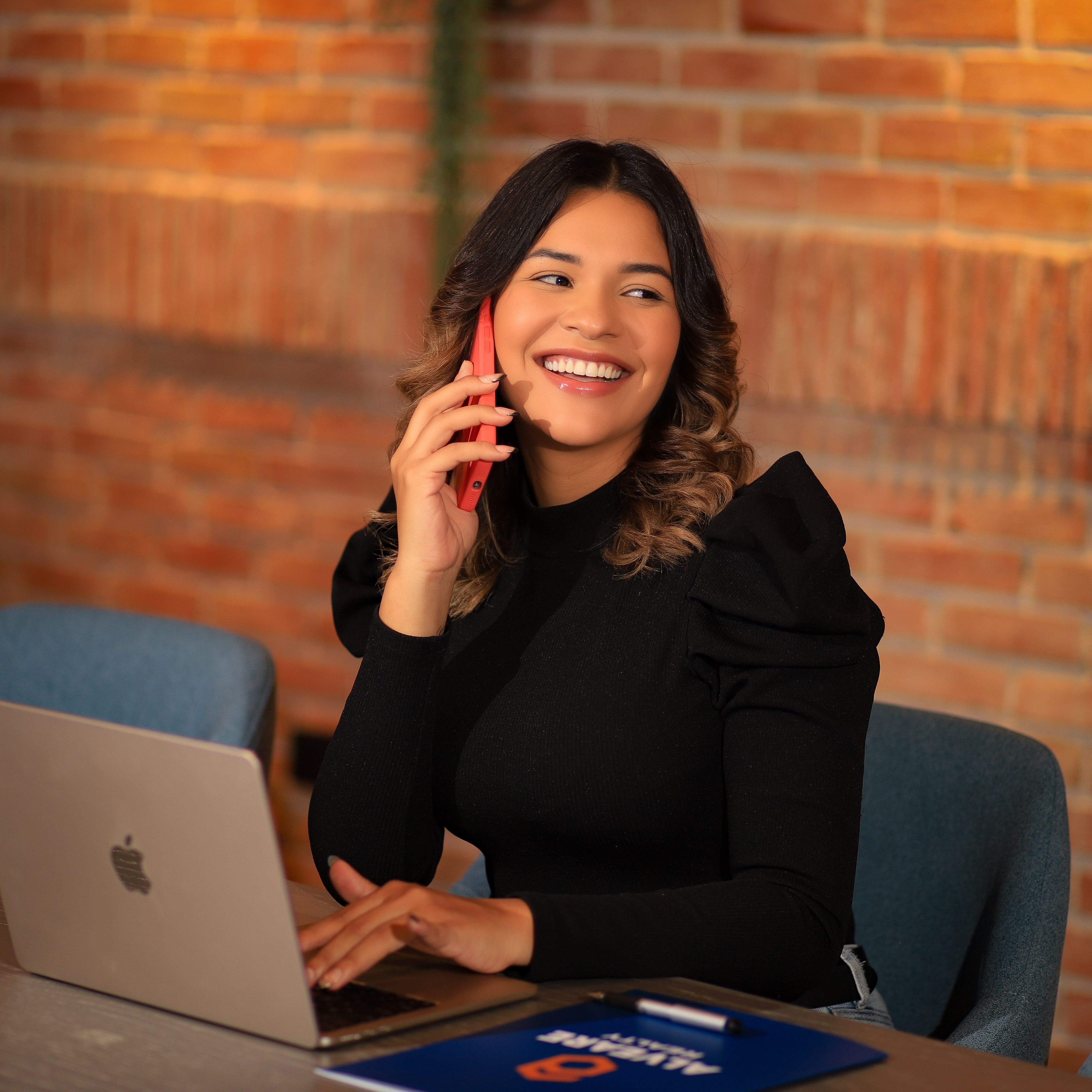 Genesis Reyes - Alveare Realty